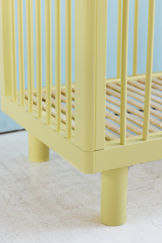 Nox cot in yellow + conversion rail in yellow / ON PRE - ORDER, ships ...