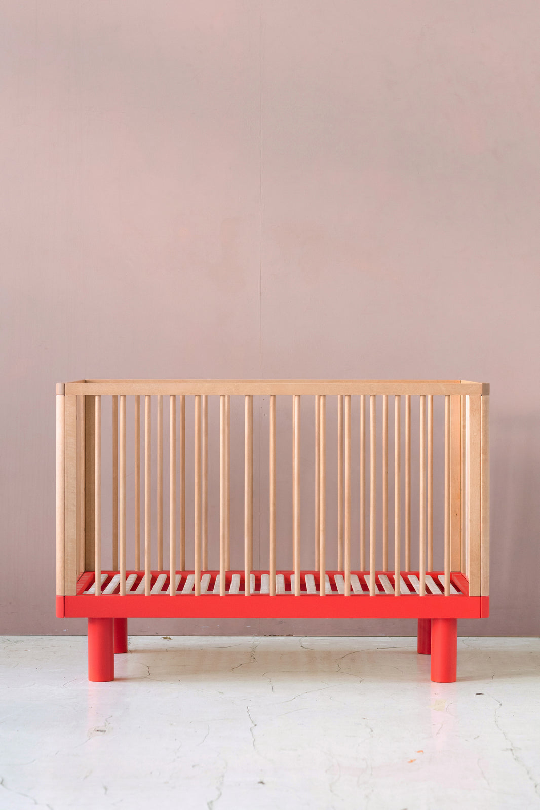 Colourful baby cots for little adventurers. – KARL & FRIC